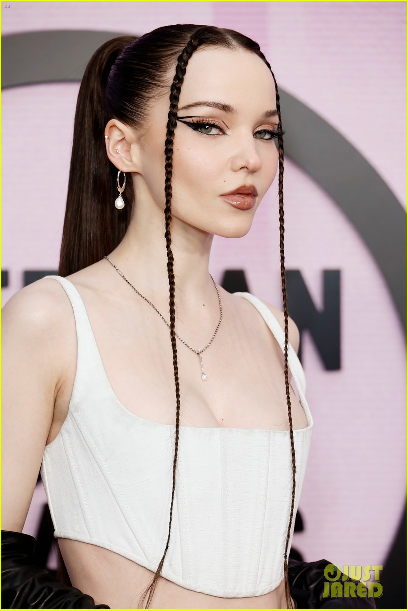 New Artist of the Year Nominee Dove Cameron Shows Off Her Nail Art at ...