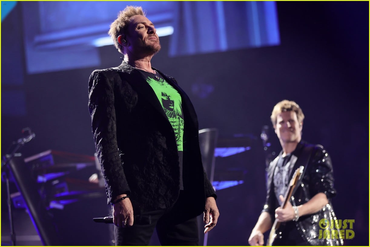 Duran Duran Reveal Andy Taylor's Cancer Diagnosis During Rock & Roll ...