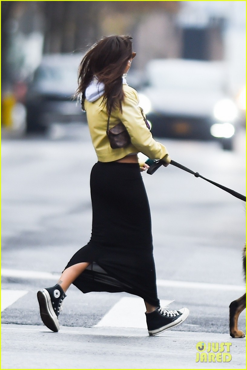 Emily Ratajkowski Goes for Afternoon Walk After Reportedly Spending ...