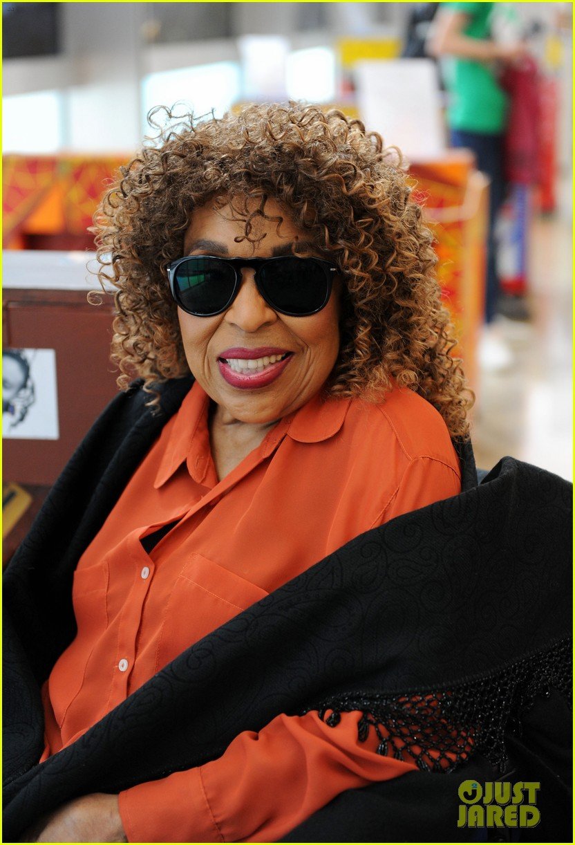'Killing Me Softly' Singer Roberta Flack Can't Sing Anymore Due To ALS ...