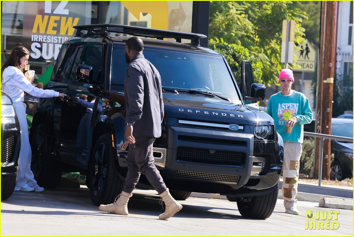 Hailey & Justin Bieber Go From Day To Night In Two Looks Over the ...