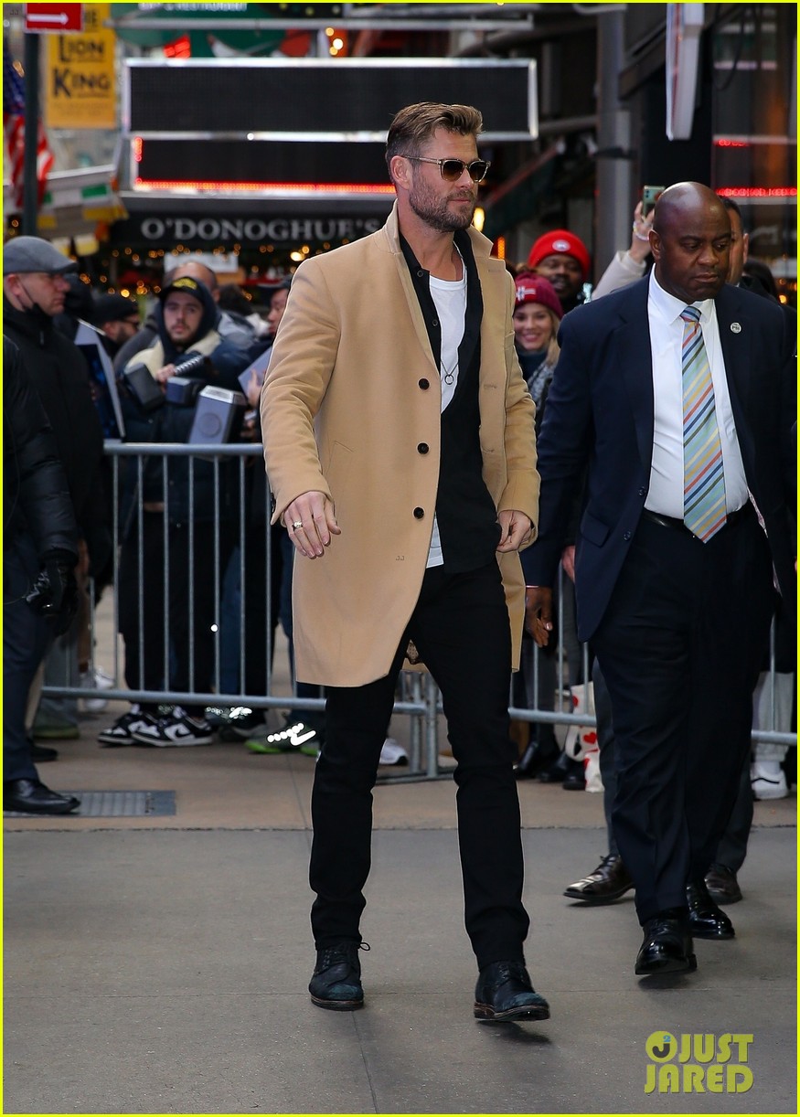 Chris Hemsworth describes 'gear shift' after learning he's 10 times more likely to get Alzheimer ...