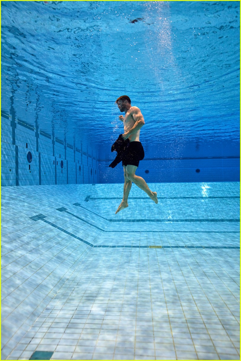 Every Photo of Chris Hemsworth Going Shirtless in His New National ...