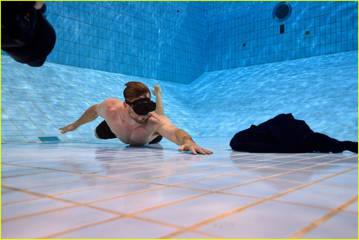 Every Photo Of Chris Hemsworth Going Shirtless In His New National Geographic Series Limitless
