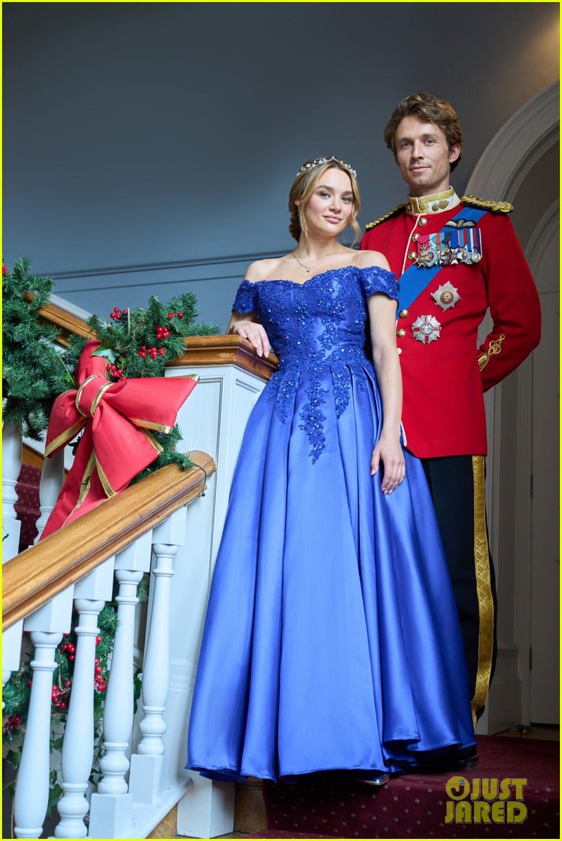 Hunter King Says She Cried Happy Tears While Working On Hallmark's 'A ...