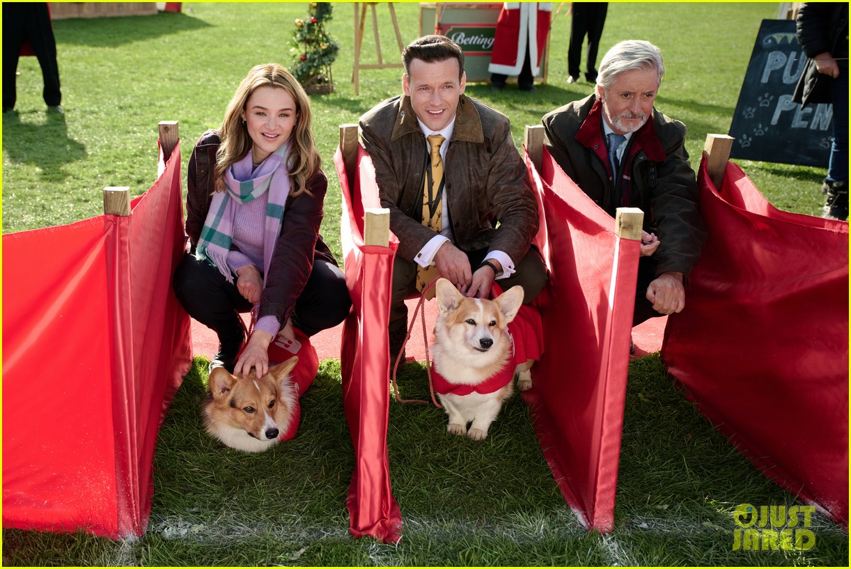 Hunter King Says She Cried Happy Tears While Working On Hallmark's 'A ...