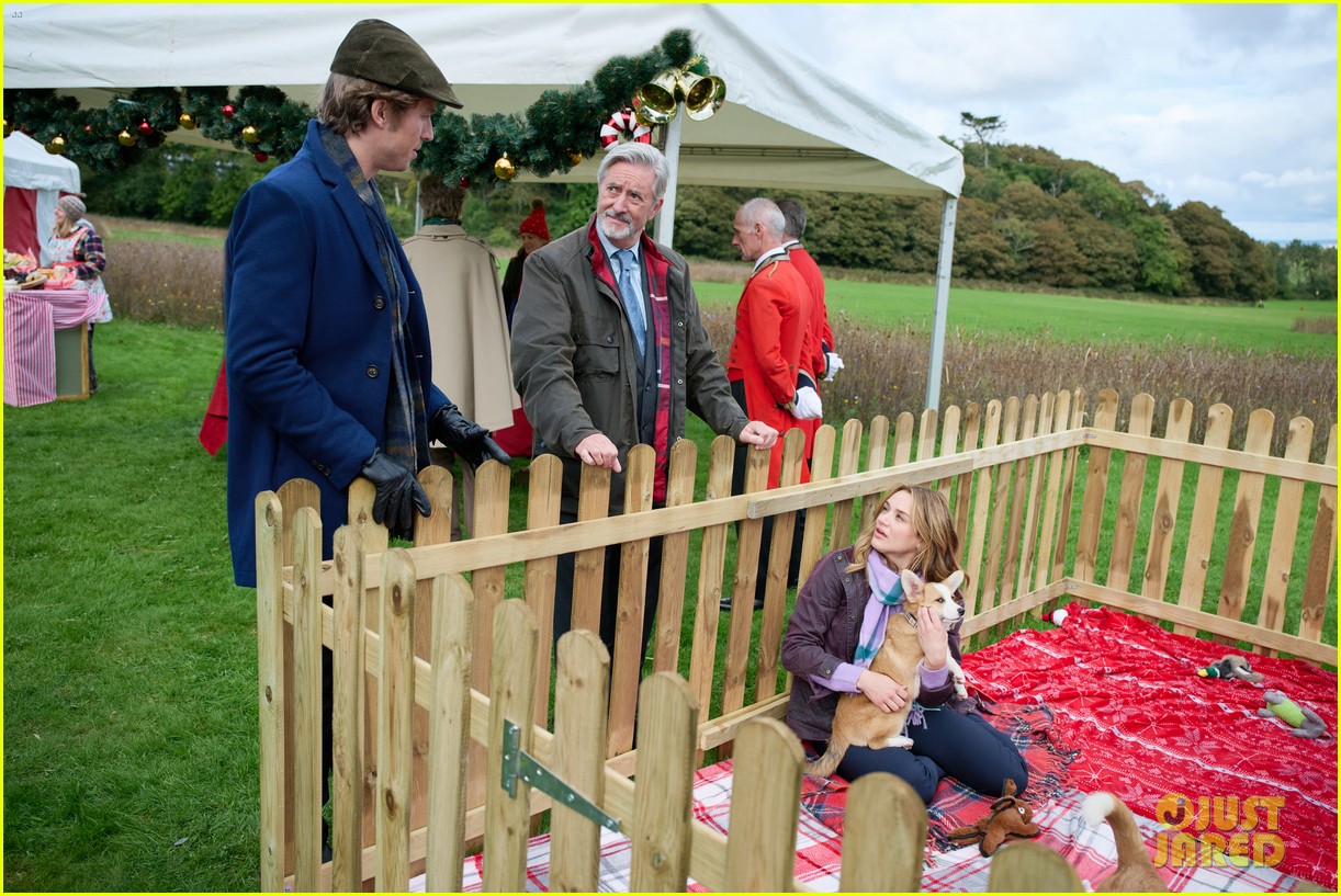 Hunter King Says She Cried Happy Tears While Working On Hallmark's 'A ...