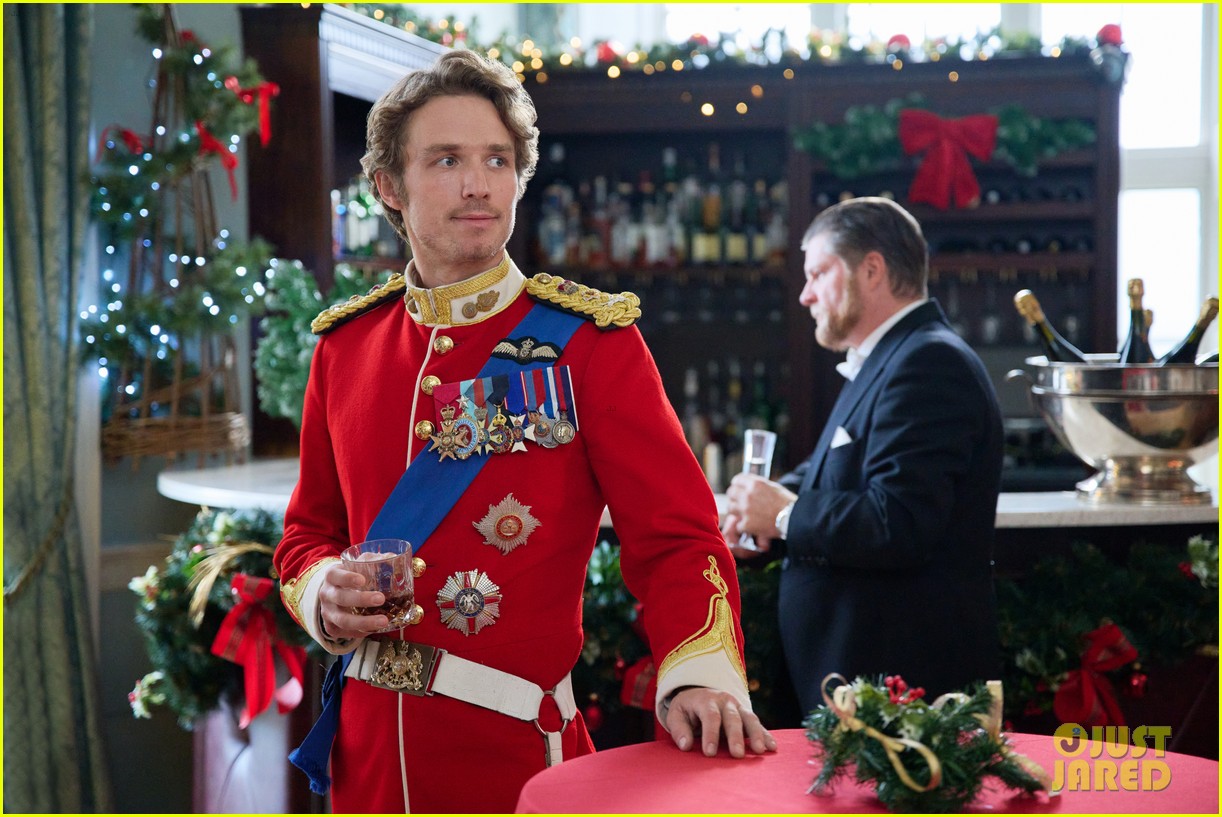 Hunter King Says She Cried Happy Tears While Working On Hallmark's 'A ...