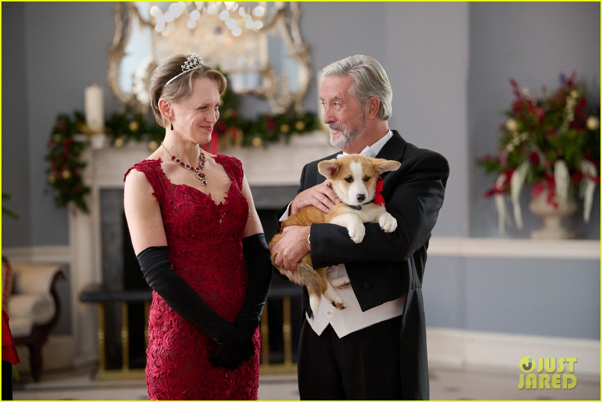 Hunter King Says She Cried Happy Tears While Working On Hallmark's 'A ...