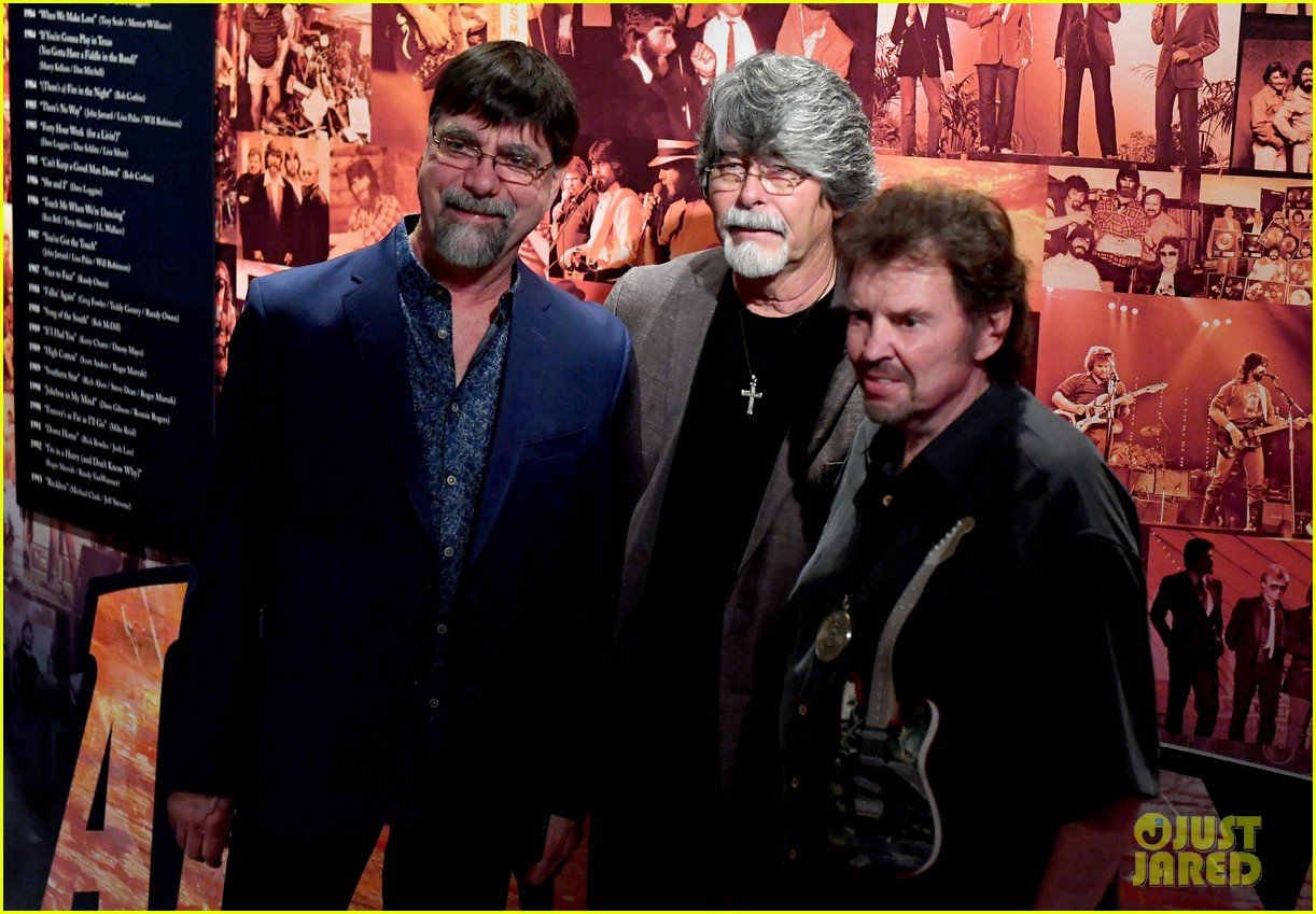 Jeff Cook, Country Band Alabama Guitarist & Co-Founder, Dies at 73 ...