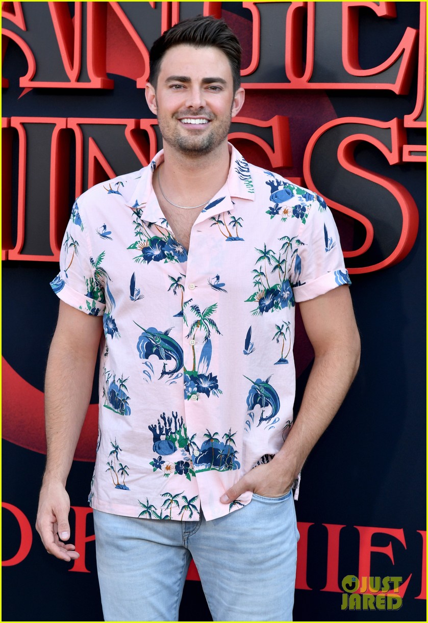 Jonathan Bennett Celebrates Hallmark's Inclusivity Following Candace ...