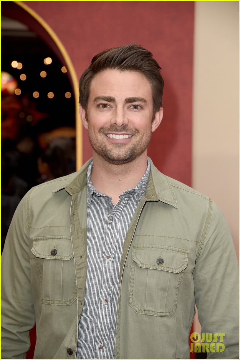 Jonathan Bennett Celebrates Hallmark's Inclusivity Following Candace ...