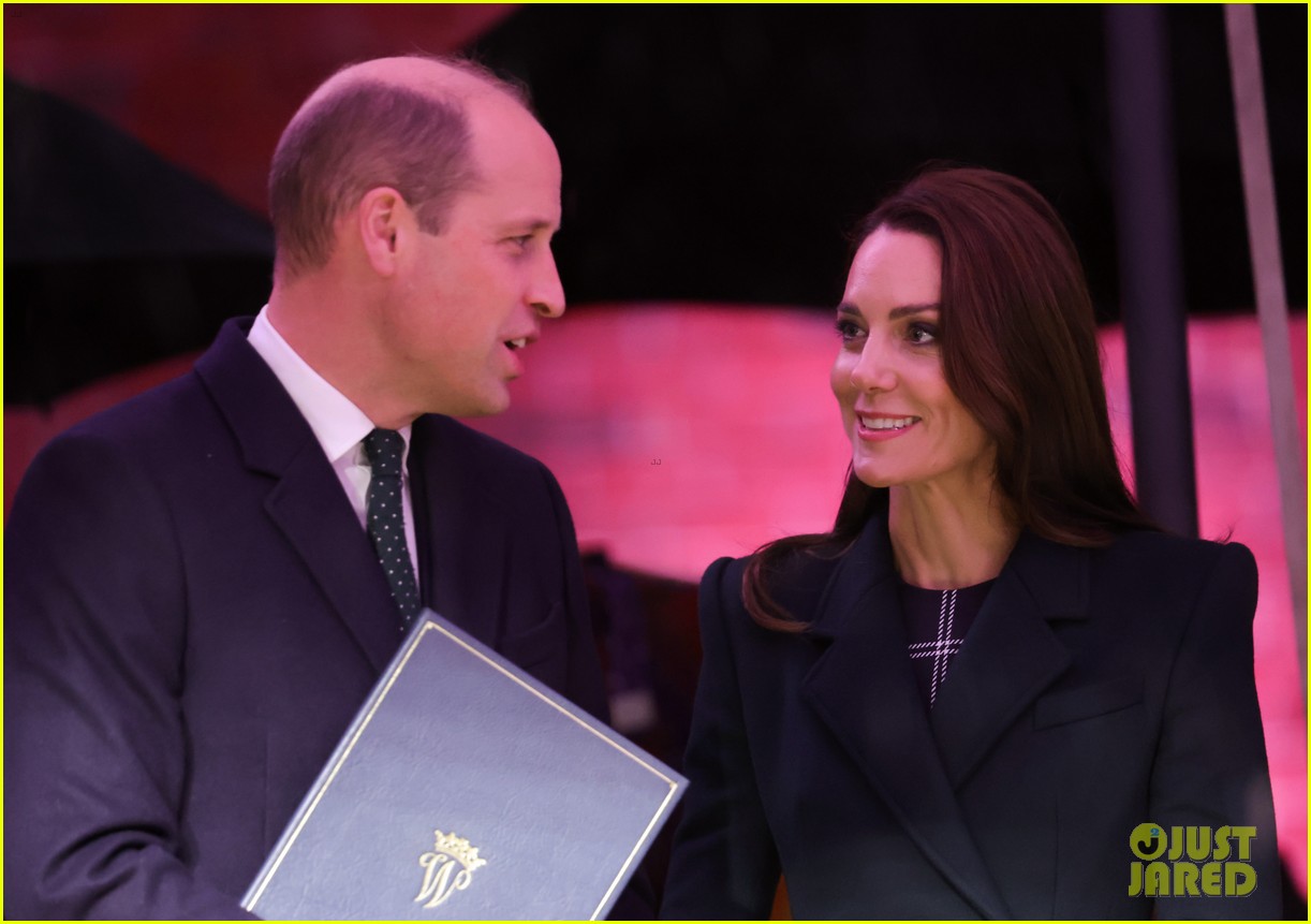 Prince William & Kate Middleton Arrive In Boston Ahead of Earthshot Prize Ceremony 2022: Photo ...