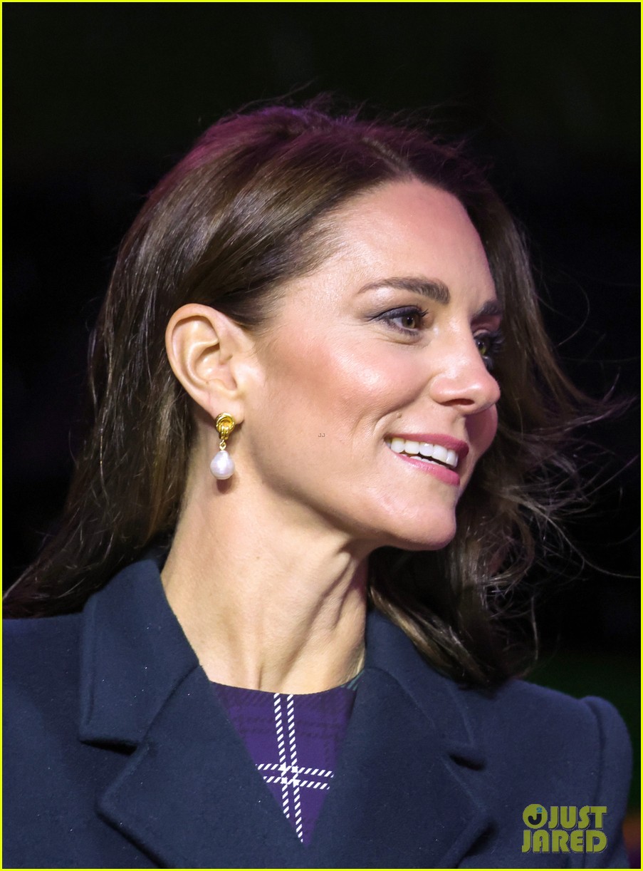 Prince William & Kate Middleton Arrive In Boston Ahead of Earthshot Prize Ceremony 2022: Photo ...