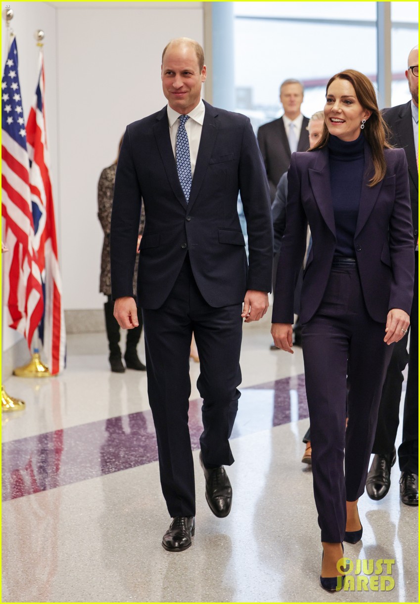 Prince William & Kate Middleton Arrive In Boston Ahead of Earthshot Prize Ceremony 2022: Photo ...