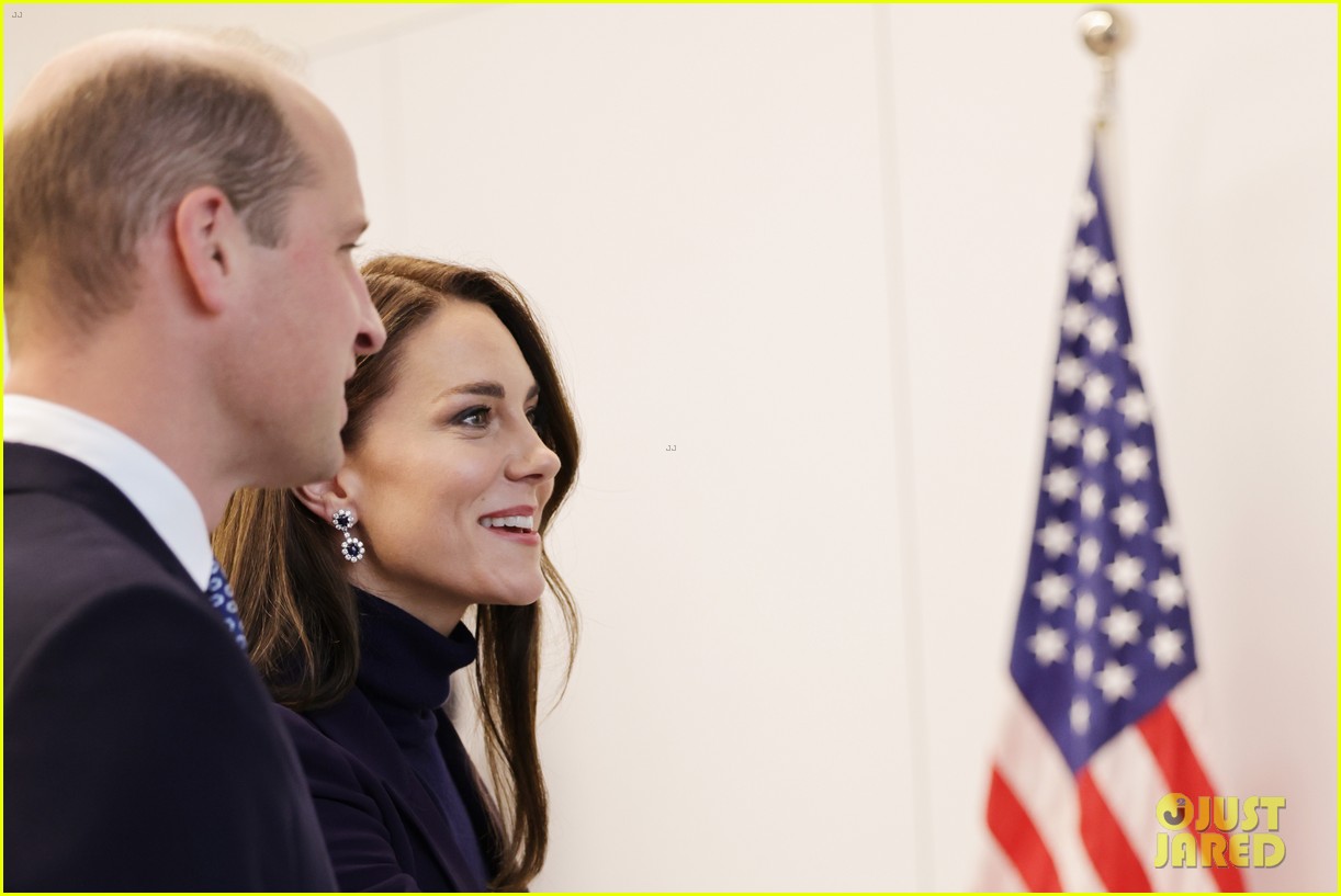 Prince William & Kate Middleton Arrive In Boston Ahead of Earthshot Prize Ceremony 2022: Photo ...