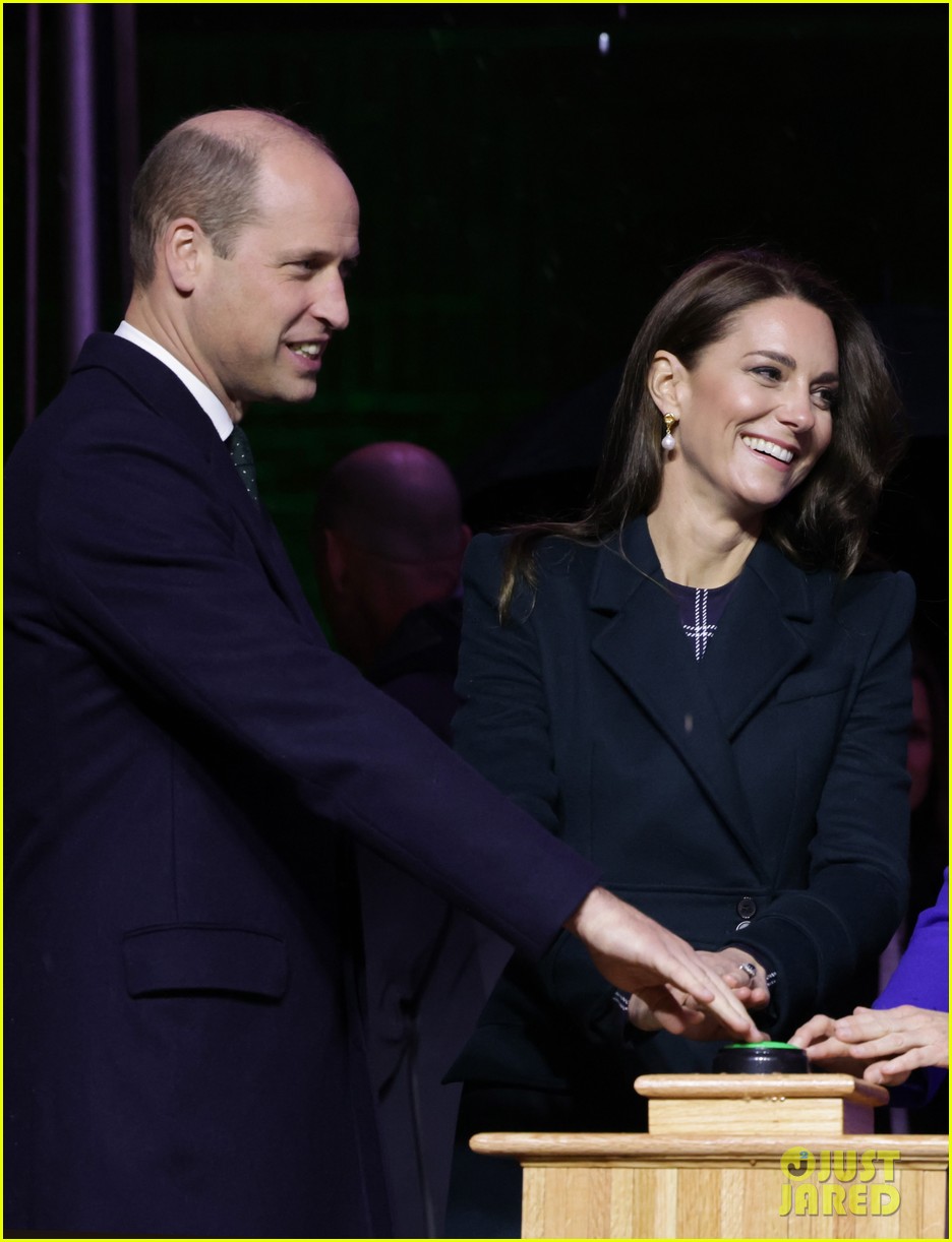 Prince William & Kate Middleton Arrive In Boston Ahead of Earthshot Prize Ceremony 2022: Photo ...