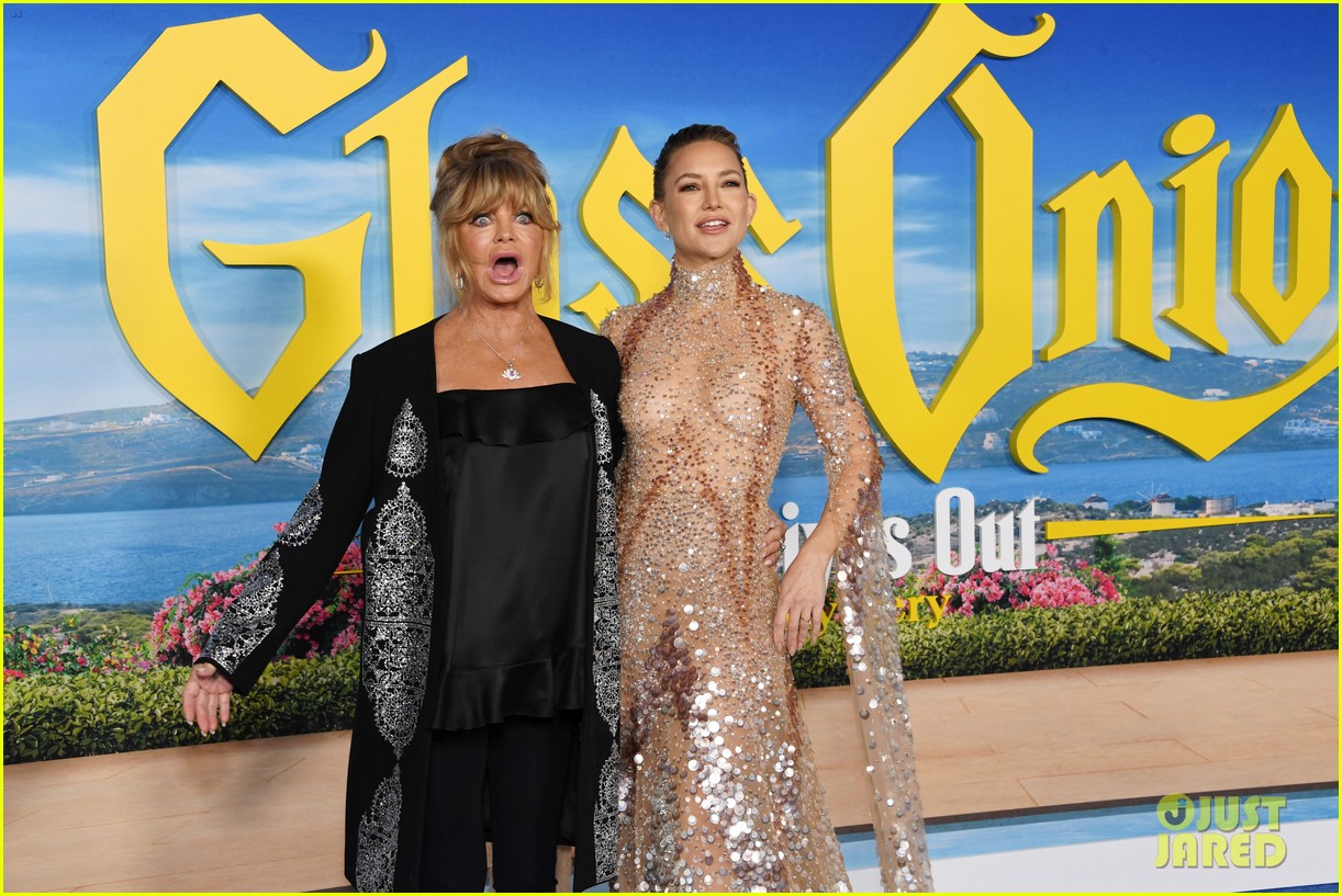 Kate Hudson Shares Wedding Update While Attending 'Knives Out 2 ...