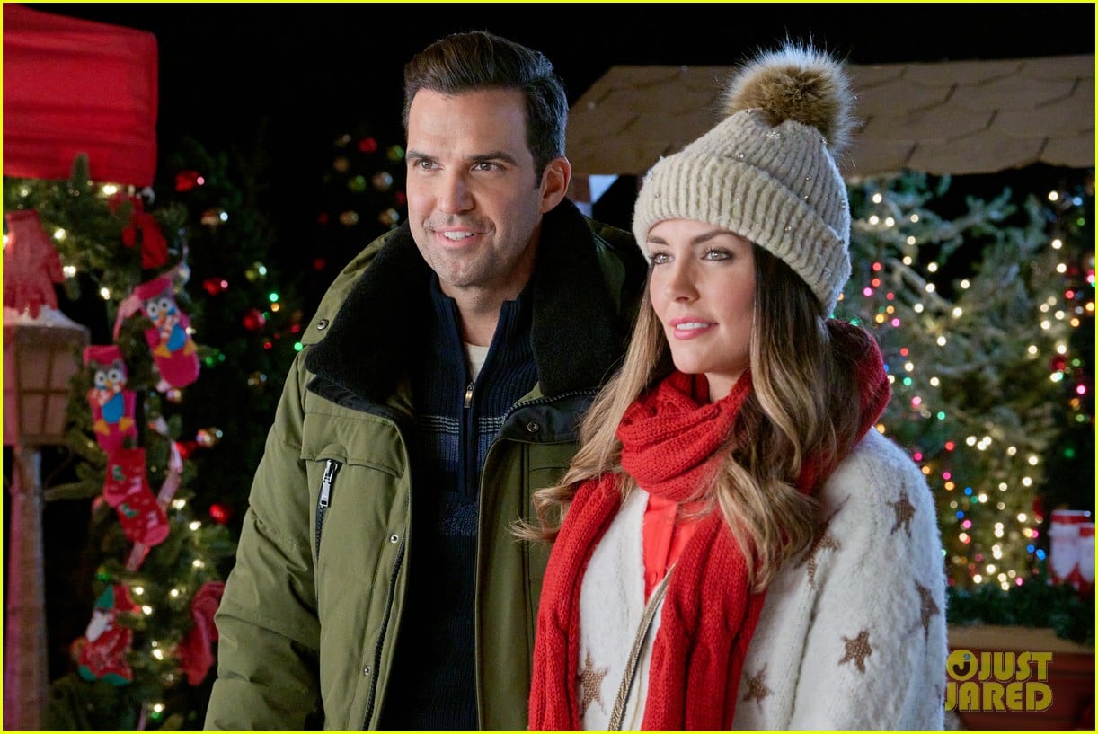 Taylor Cole & Benjamin Ayres Search For Her Long Lost Family in ...