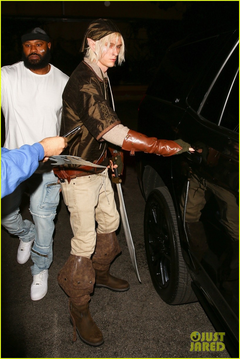 Megan Fox & Machine Gun Kelly Dress Up as Iconic Video Game Characters ...