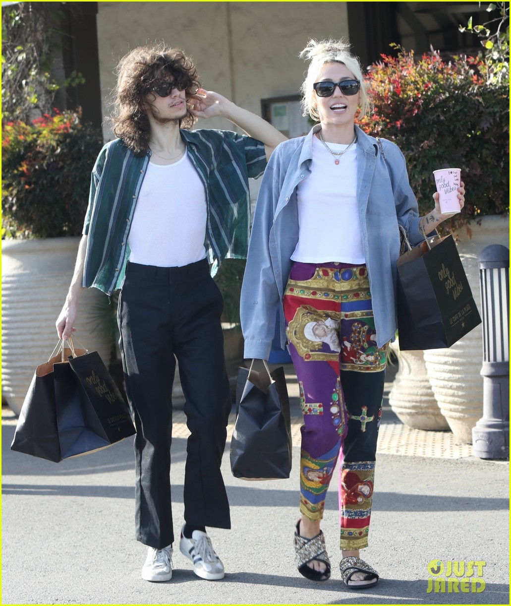 Miley Cyrus Is Still Going Strong with Boyfriend Maxx Morando - See New ...