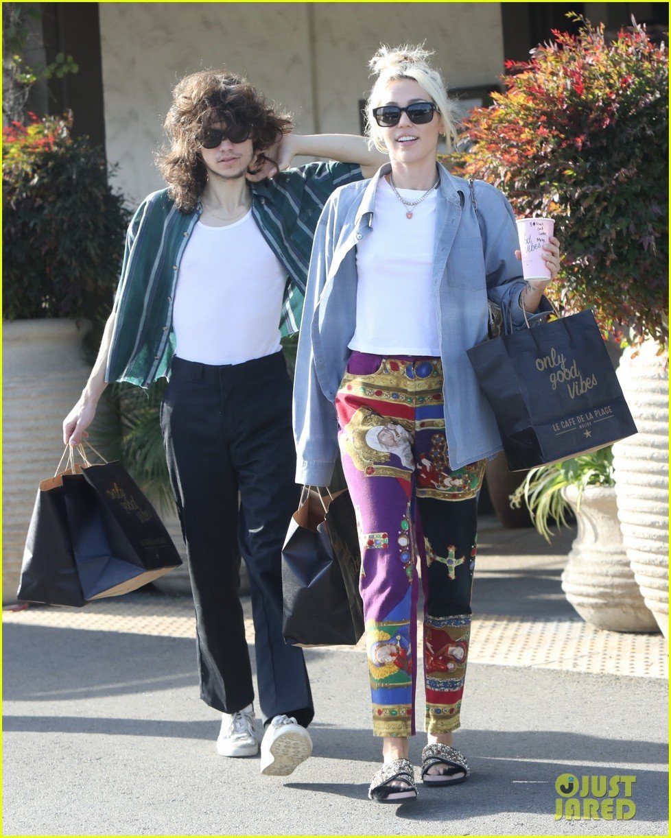 Miley Cyrus Is Still Going Strong with Boyfriend Maxx Morando - See New ...