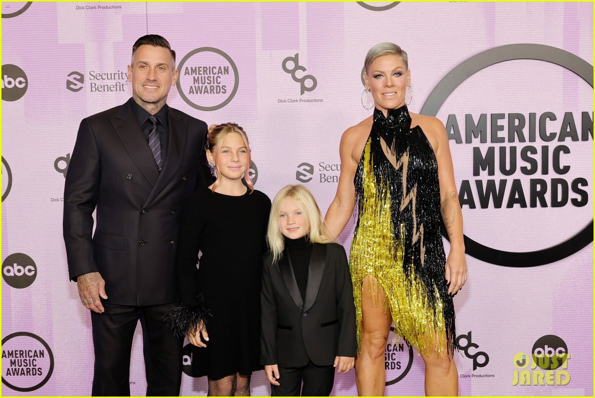 Pink Rules The Red Carpet with Husband Carey Hart & Their Two Kids at ...