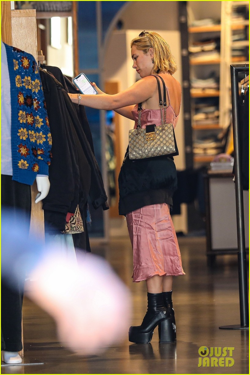 Florence Pugh Gets Some Holiday Shopping Done at Fred Segal in West ...