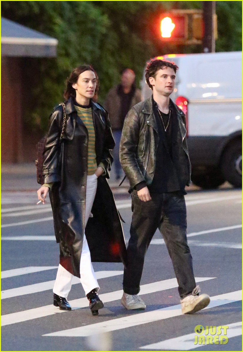 Tom Sturridge & Girlfriend Alexa Chung Keep Close During Day Out in NYC ...