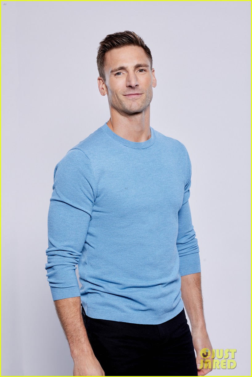 Andrew Walker, Tyler Hynes & Paul Campbell Attempt To Take Care of a ...