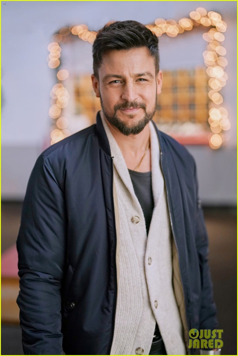 Tyler Hynes Missed His Flight While Going To Film Hallmark's 'Three ...