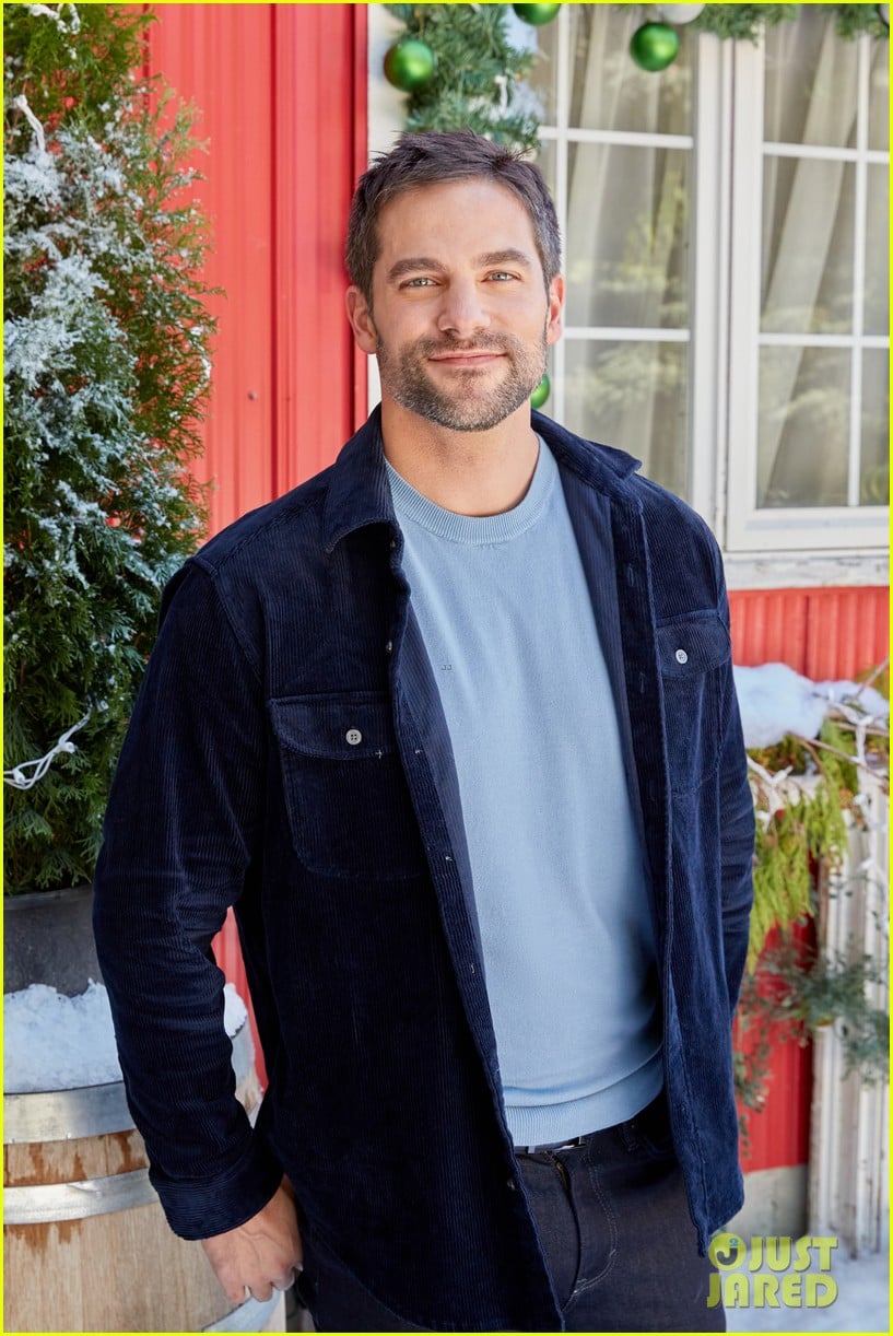 Clare Bowen & Brant Daugherty Fake Being A Family in Hallmark's New ...