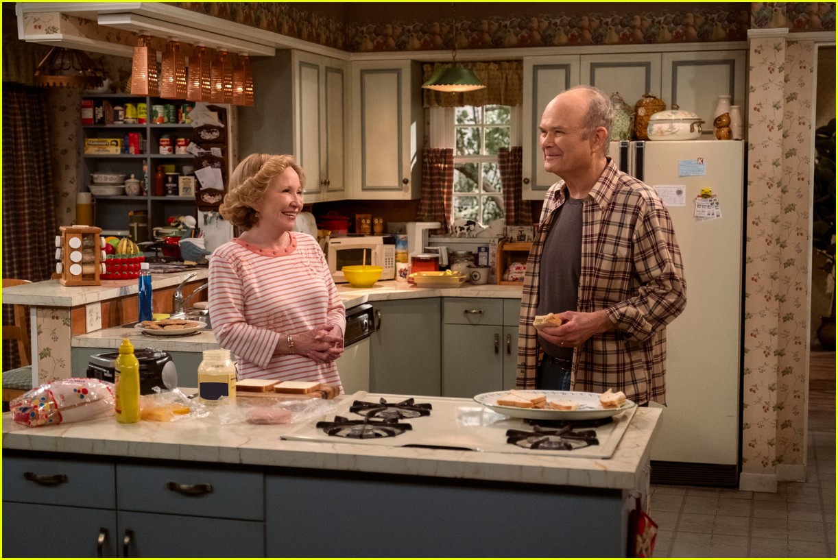 'That '90's Show' Debuts Trailer, Confirms Who Kelso & Jackie's Son Is ...