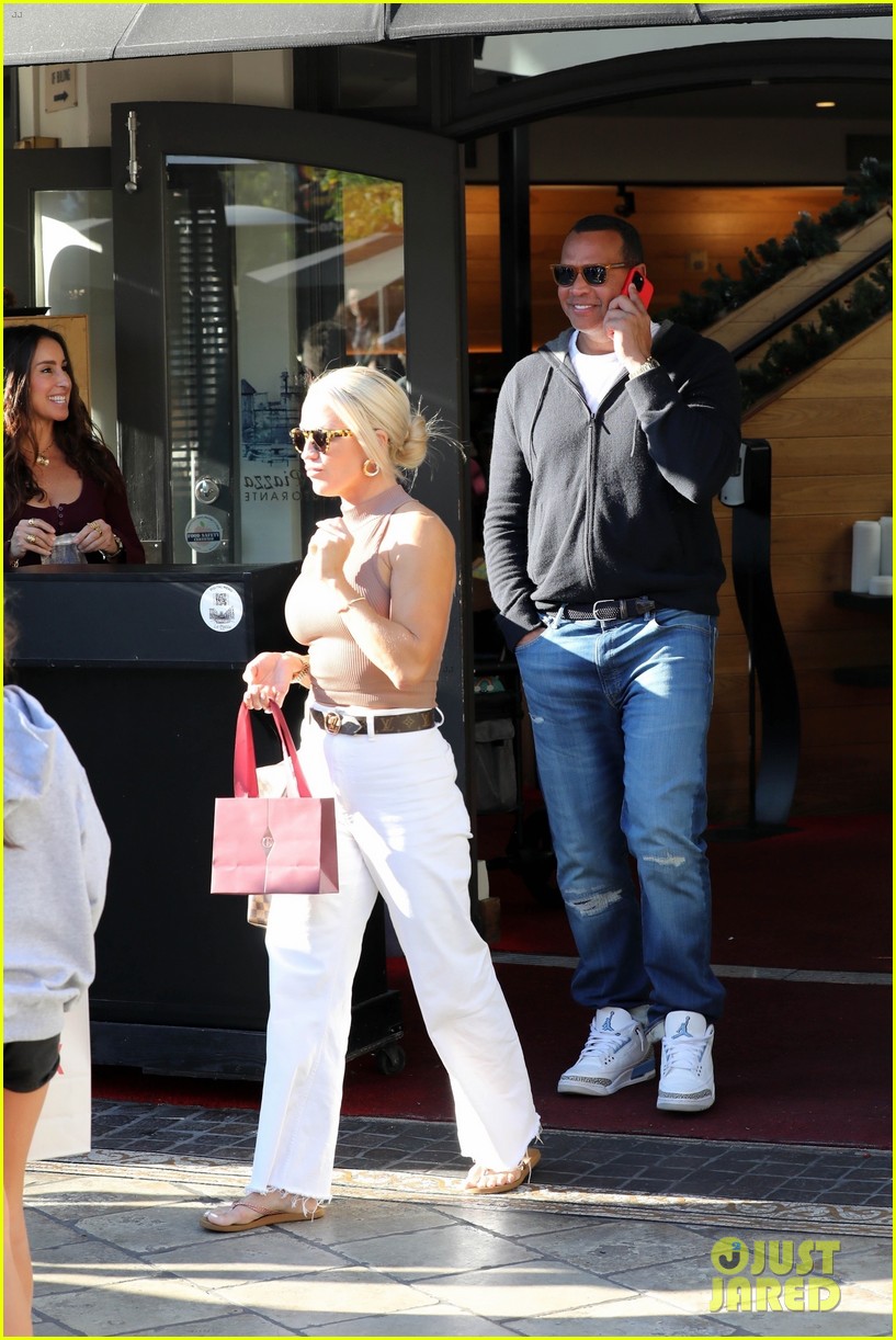 Alex Rodriguez & Girlfriend Jac Cordeiro Spend the Afternoon Shopping ...