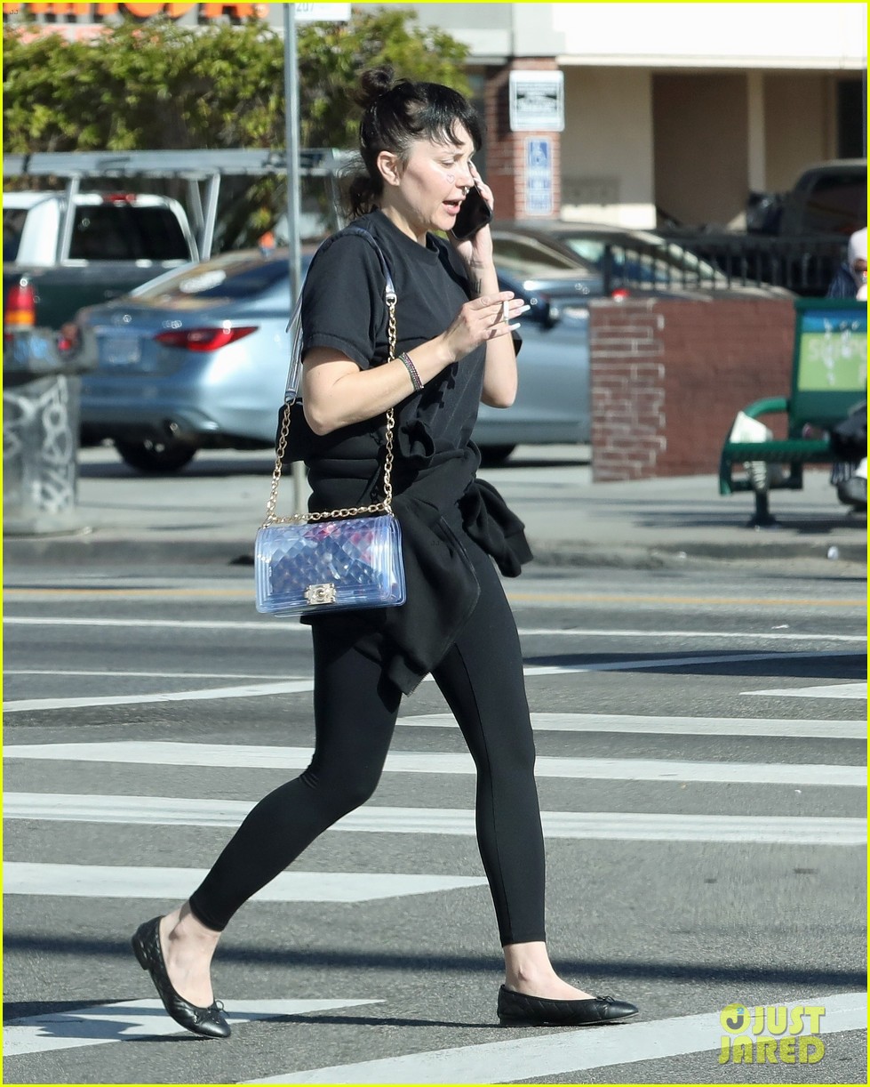 Amanda Bynes Spotted With Shorter & Edgier Haircut in New Photos: Photo ...