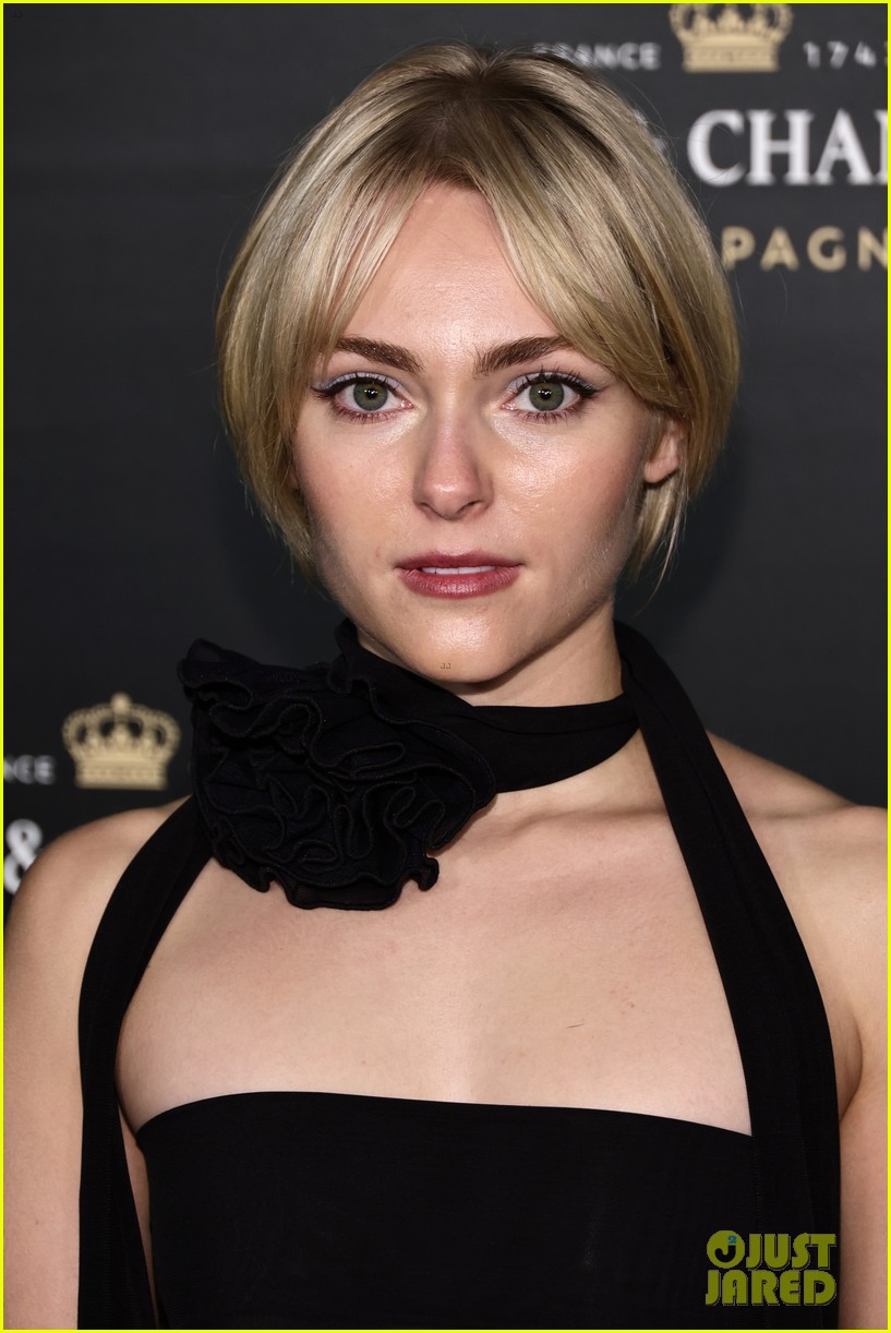 Jessica Chastain Kicks Off The Holidays With Michaela Coel & Sienna ...