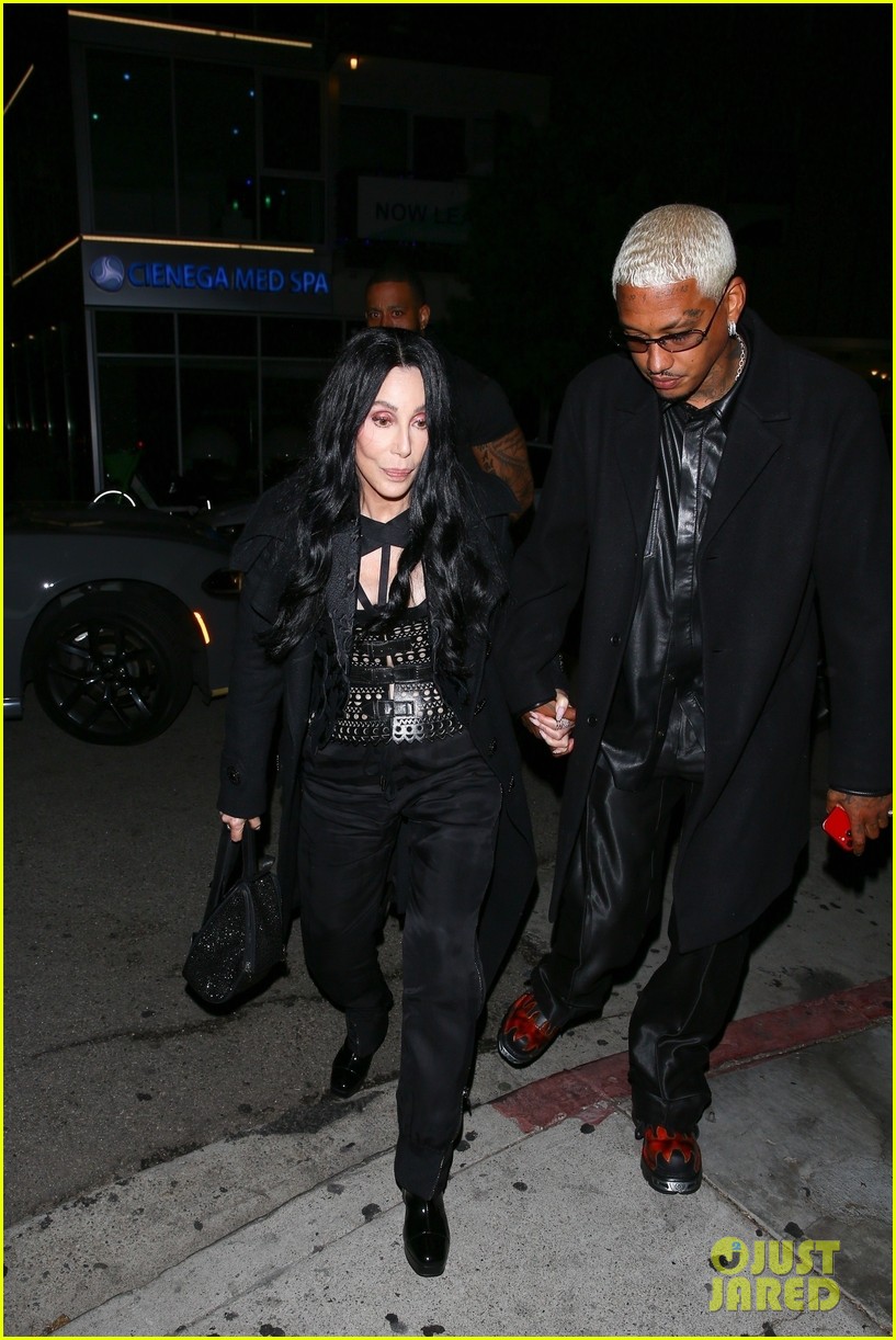 Cher Gets Diamond Ring from Alexander 'A.E.' Edwards on Christmas - Are ...