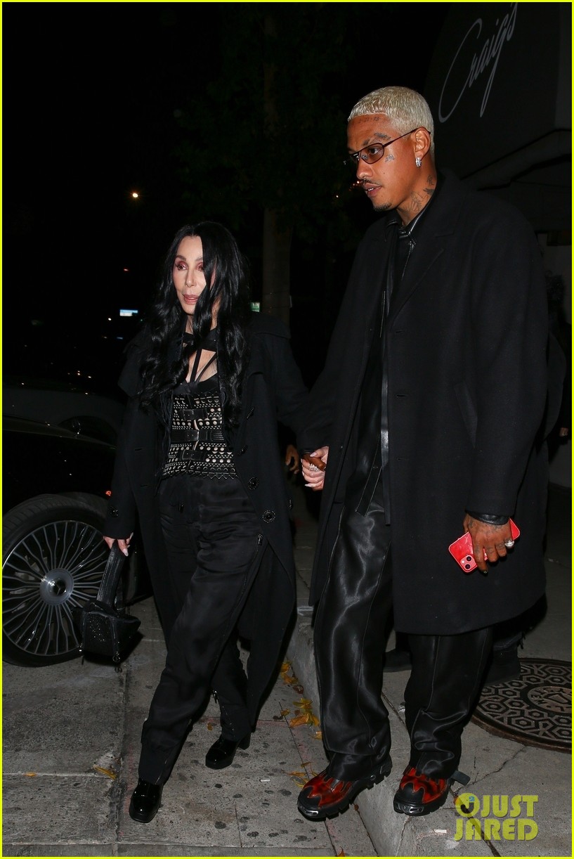 Cher Gets Diamond Ring from Alexander 'A.E.' Edwards on Christmas - Are ...