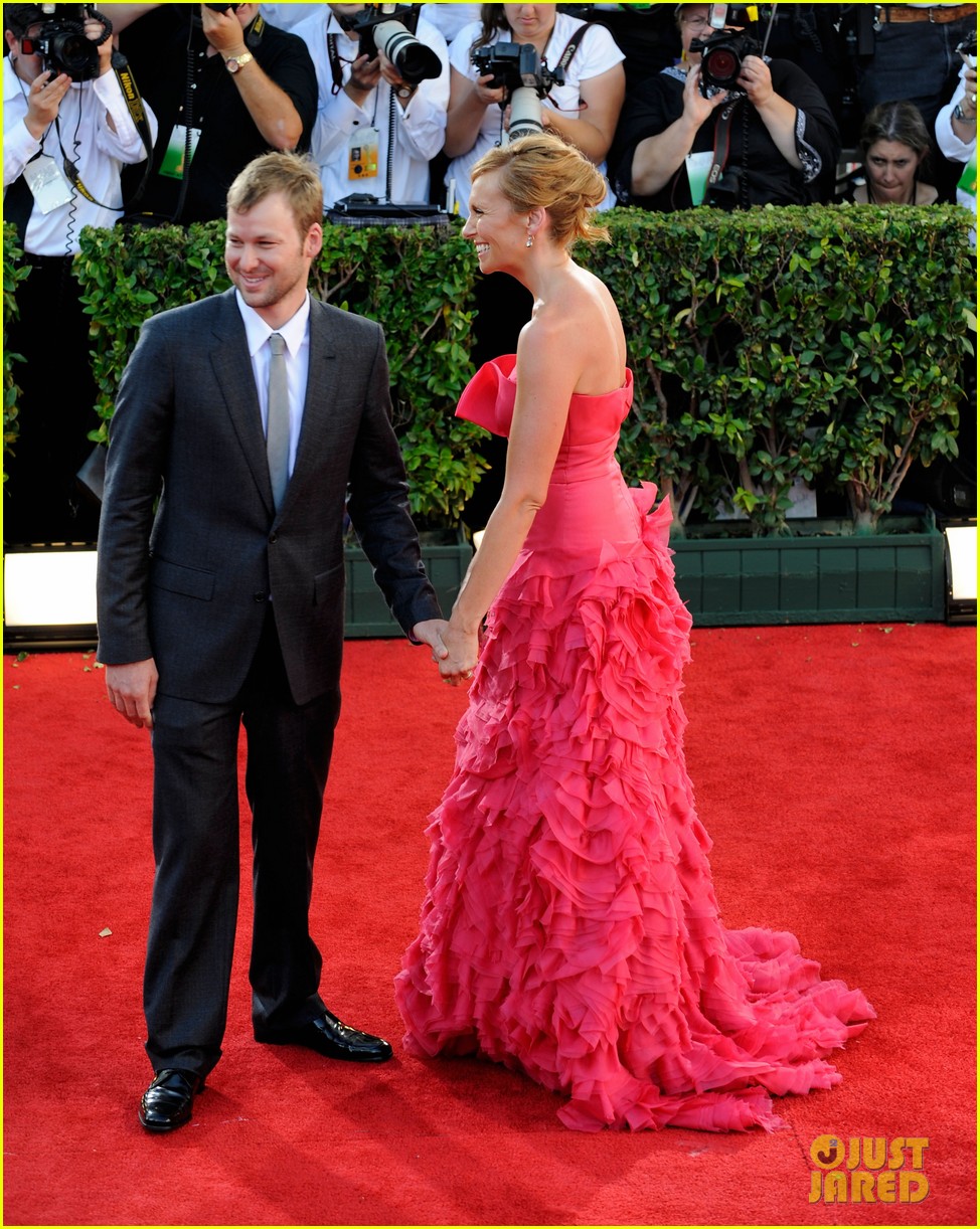 Toni Collette Splits from Husband Dave Galafassi, Photos Emerge of Him ...