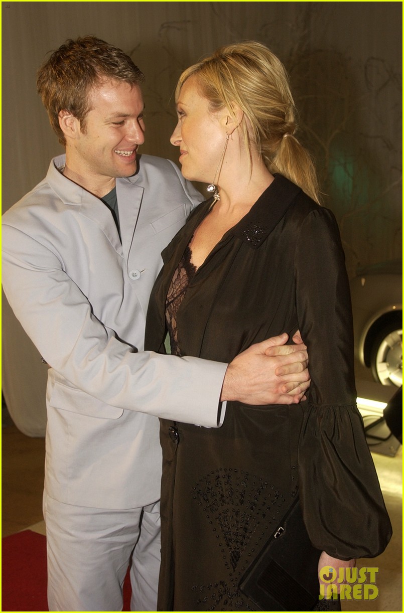 Toni Collette Edits Statement About Her Divorce to Clarify When She ...