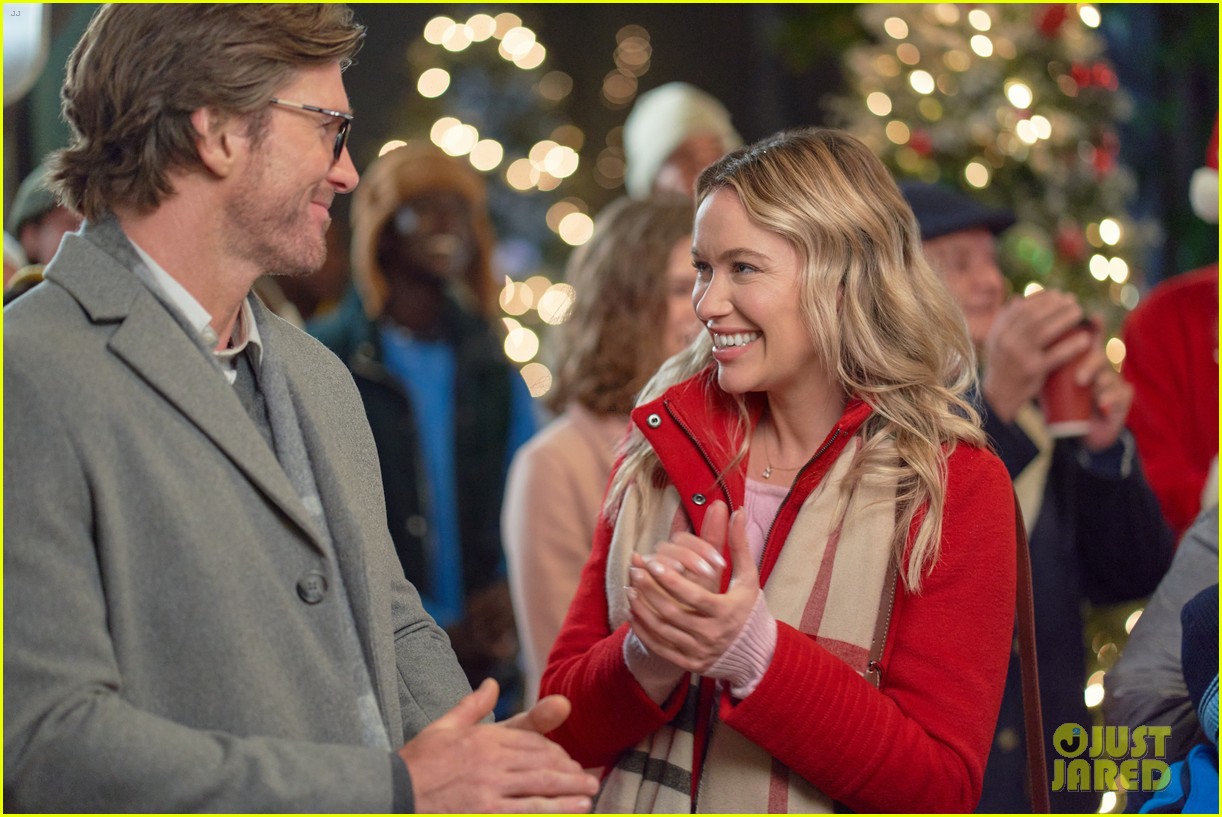 Katrina Bowden Give Christopher Russell The Gift of Color in Hallmark's 'The Most Colorful Time ...