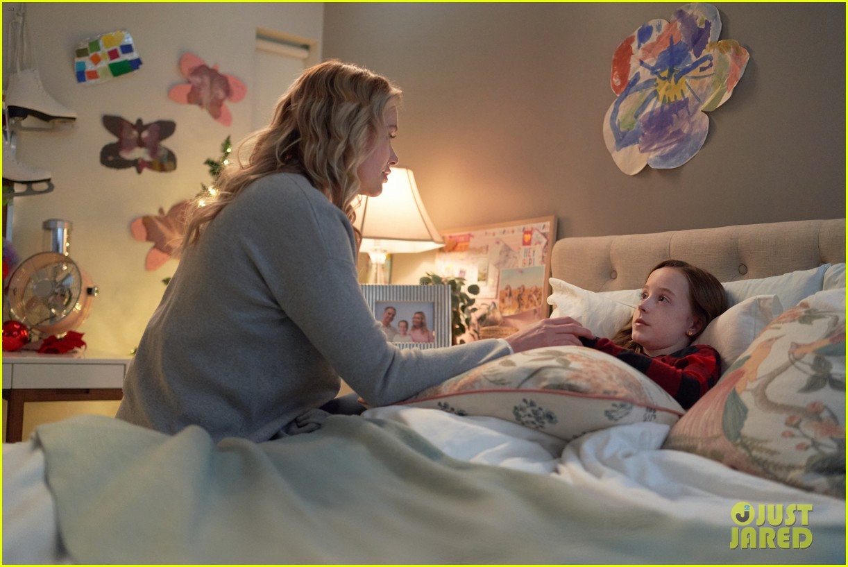 Katrina Bowden Give Christopher Russell The Gift of Color in Hallmark's 'The Most Colorful Time ...