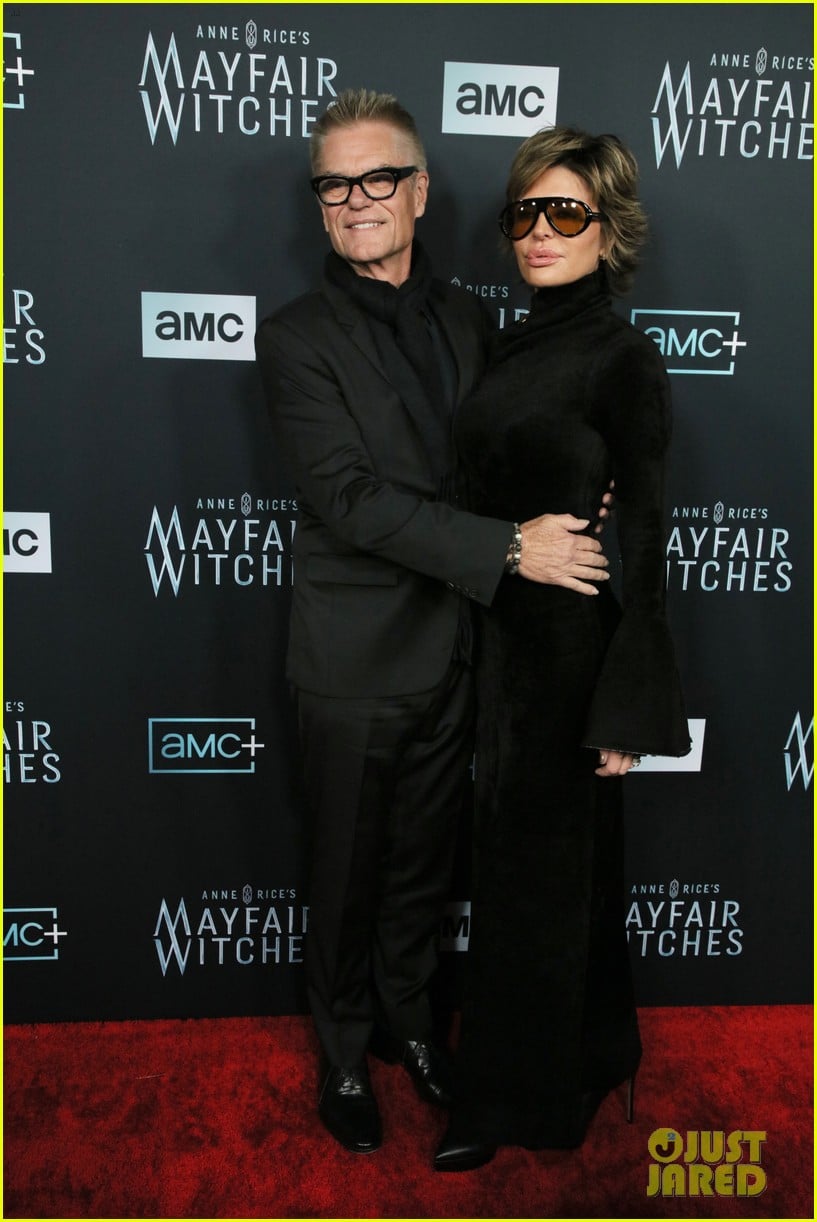 Alexandra Daddario Goes Gothic Chic at 'Mayfair Witches' Premiere ...