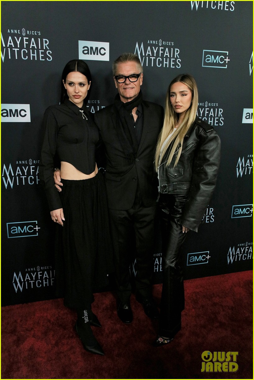 Alexandra Daddario Goes Gothic Chic at 'Mayfair Witches' Premiere ...