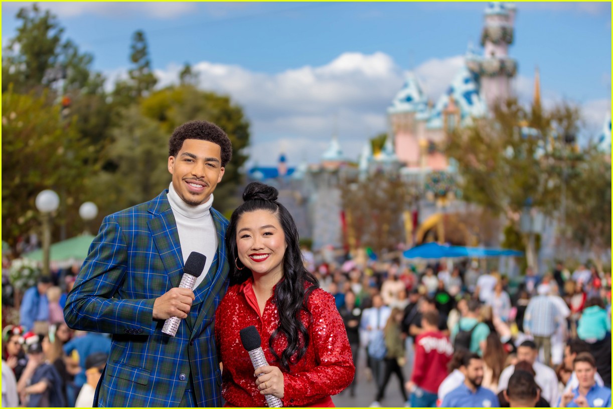 ABC's Disney Magical Christmas Day Parade 2022 - Full Performers ...