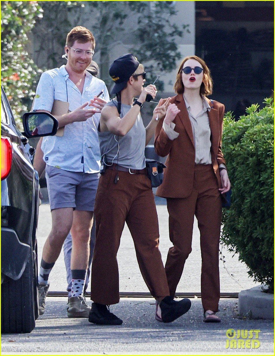 Emma Stone Strikes a Pose While Filming New Movie 'And' With Jesse ...