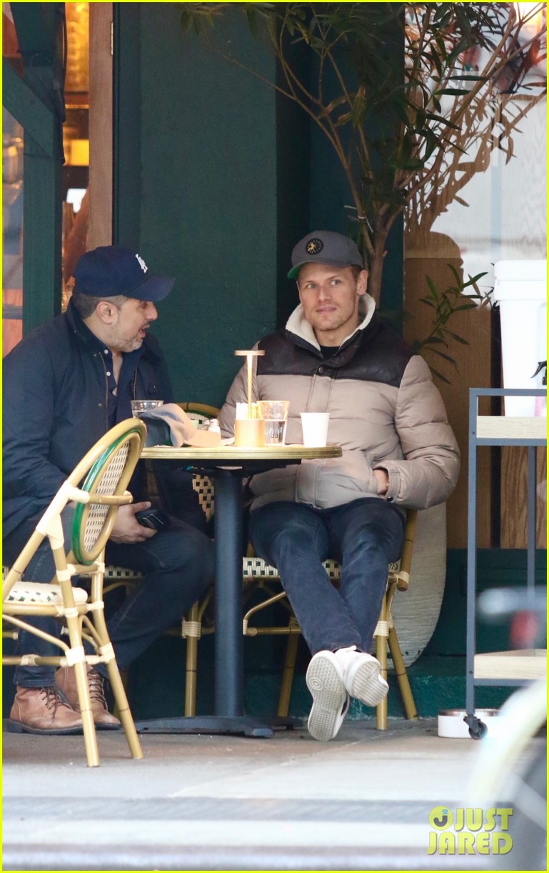 Sam Heughan Graciously Greets Lucky Fans During Lunch Outing in NYC ...