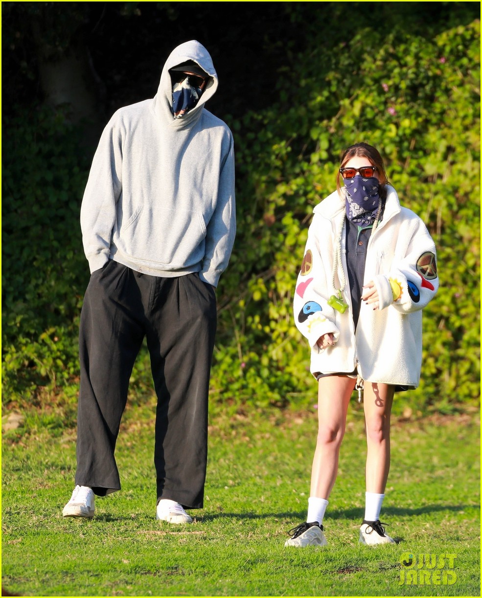 Jacob Elordi & Olivia Jade Go Undercover While Out Together: Photo ...