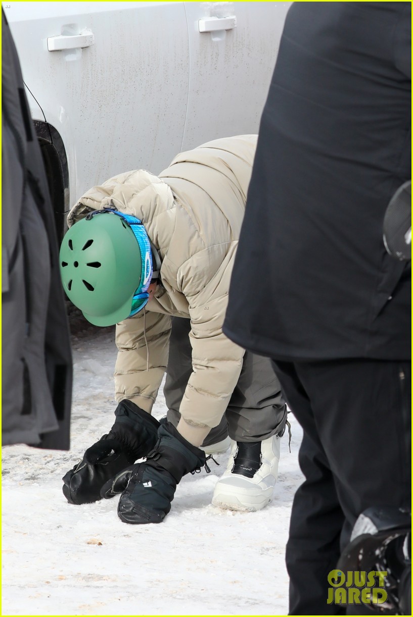 Justin Bieber & Kendall Jenner Hit the Slopes During Aspen Trip: Photo ...