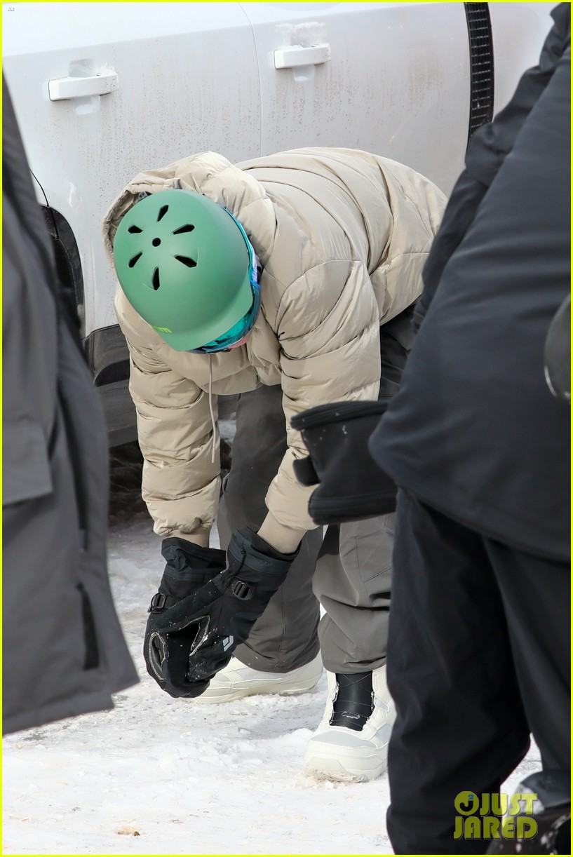 Justin Bieber & Kendall Jenner Hit the Slopes During Aspen Trip: Photo ...